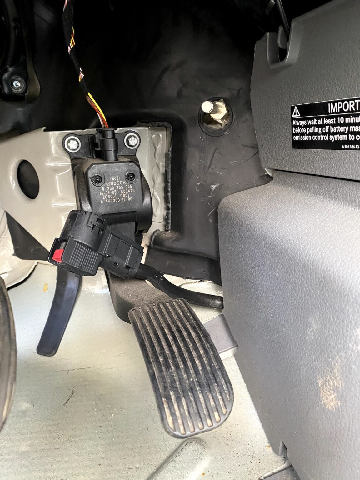 DIY – Sprinter starter battery replacement - RidingRoadsAndTrails